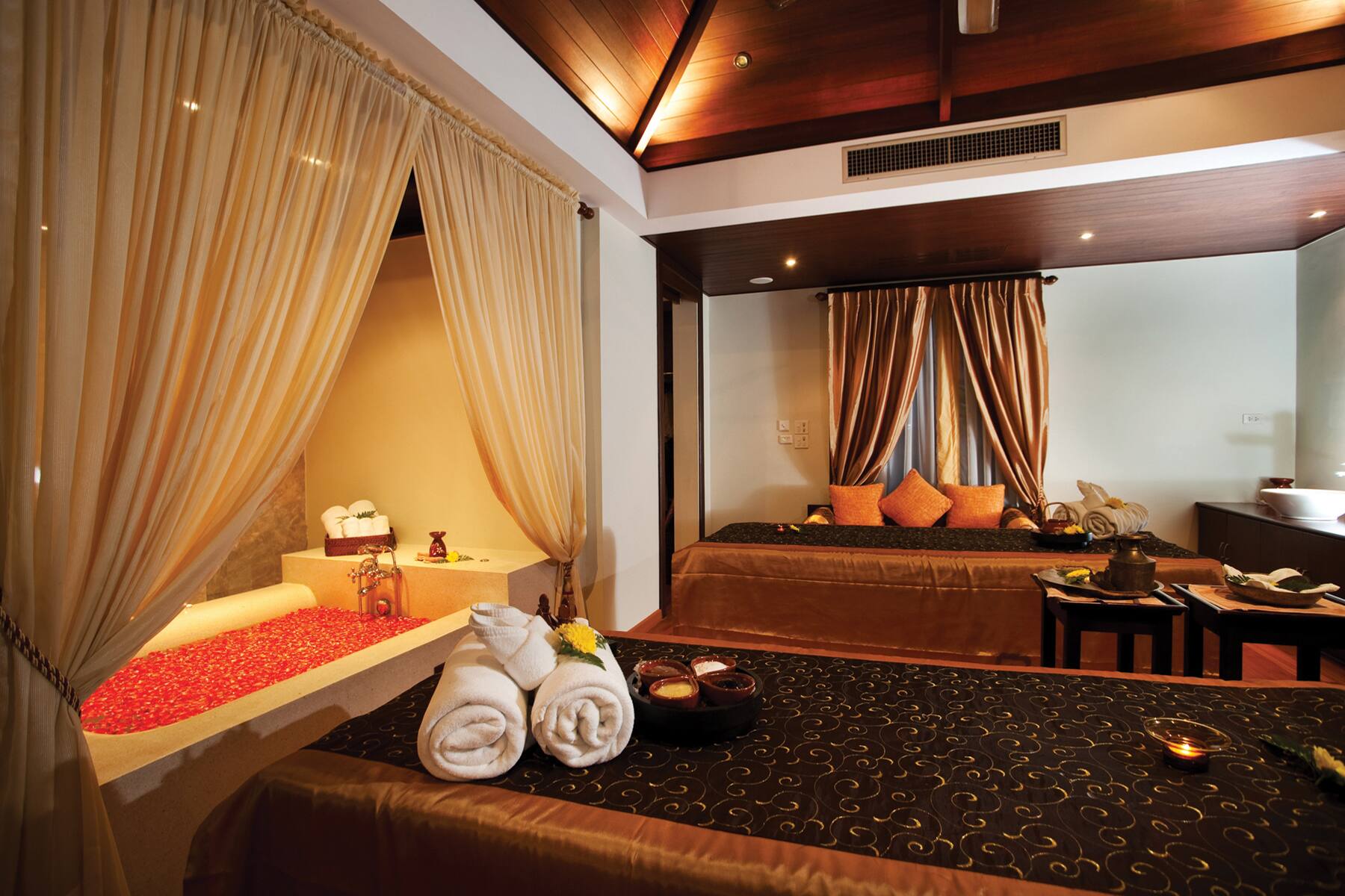 Hotelli Beyond Resort Kata - Phuket, Kata Beach - Thaimaa | Aurinkomatkat